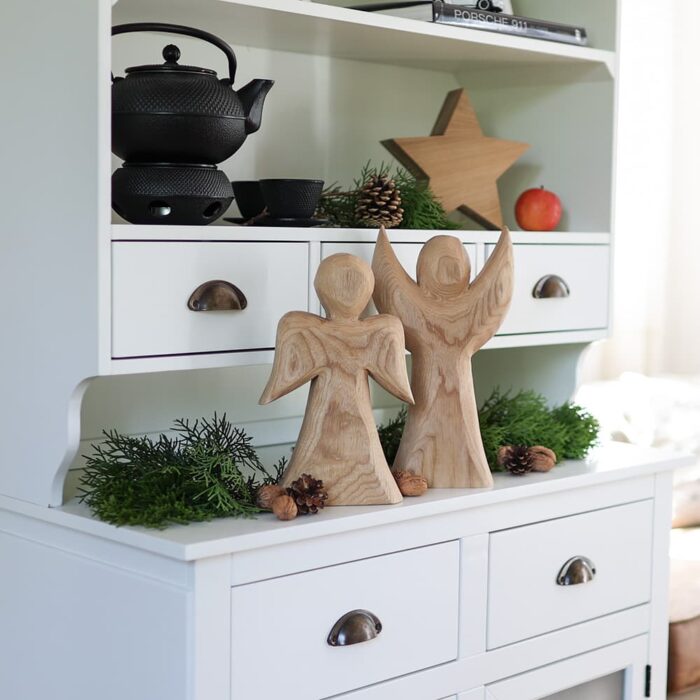 Geschnitzter Engel modern - Hinum und Herum